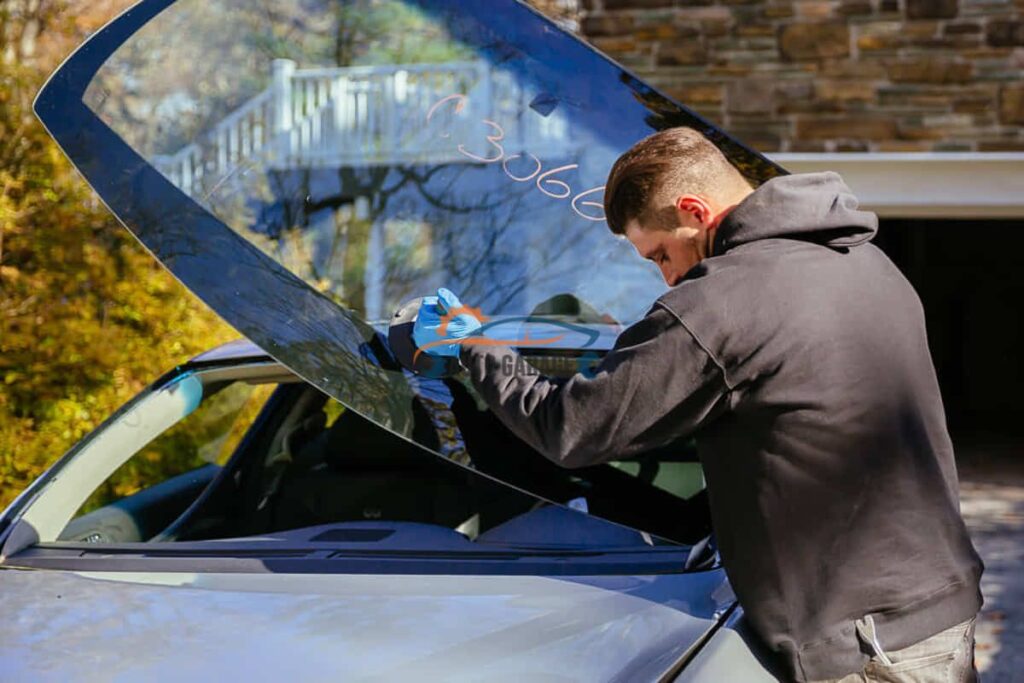 Windshield Repair | #1 Auto Glass Shop In Dubai | 15% OFF
